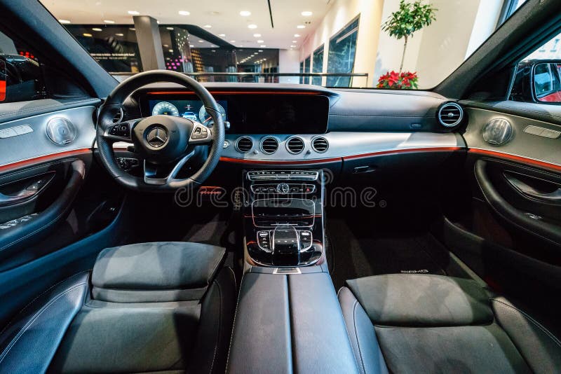 Cabine Da E-classe Executiva E220d W213 De Mercedes-Benz Do Carro ...