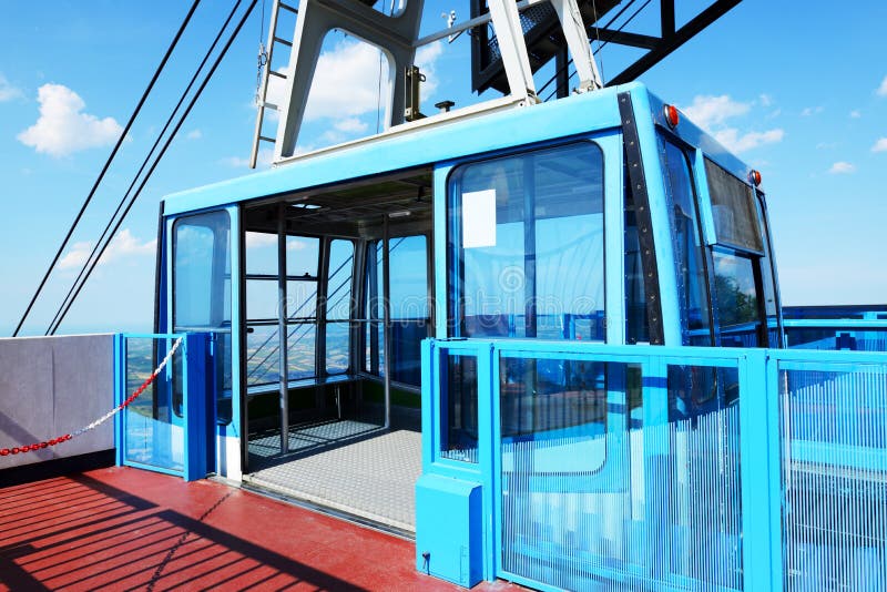 Dubai cable car stock photo. Image of east, rail, tourism - 608884