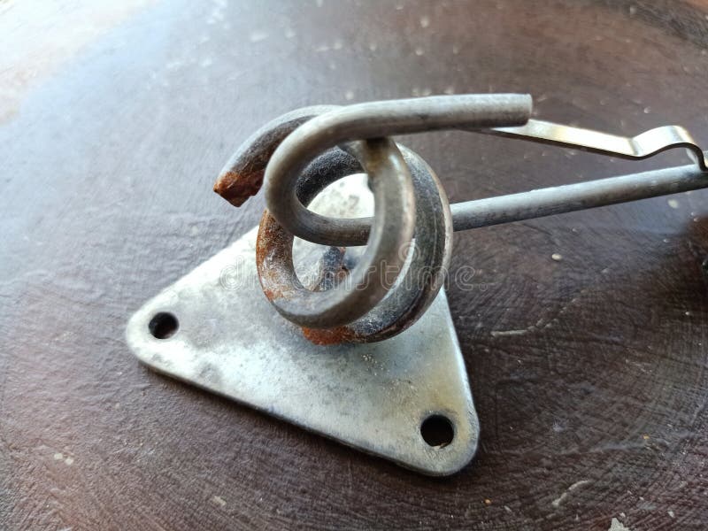Cable De Hierro Antiguo Roto Foto de archivo - Imagen de plata, hierro ...