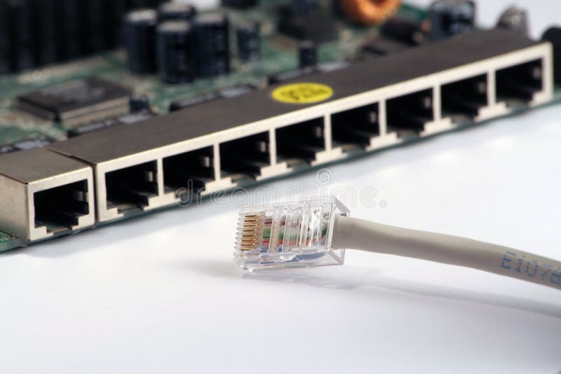 Cable de LAN Disconnected foto de archivo. Imagen de datos - 612884