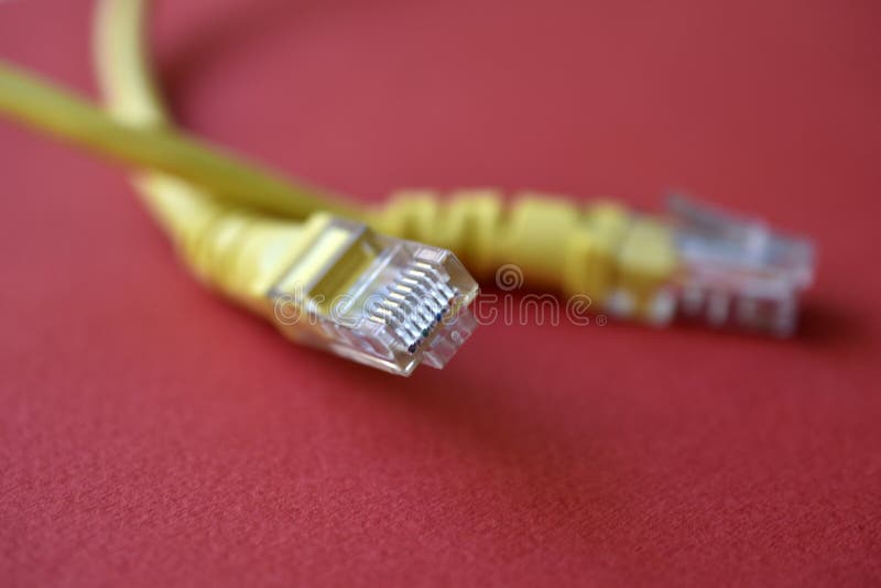 Cable De Paira Retorcido Que Se Utiliza Para Montar Redes Rj45 Foto de ...