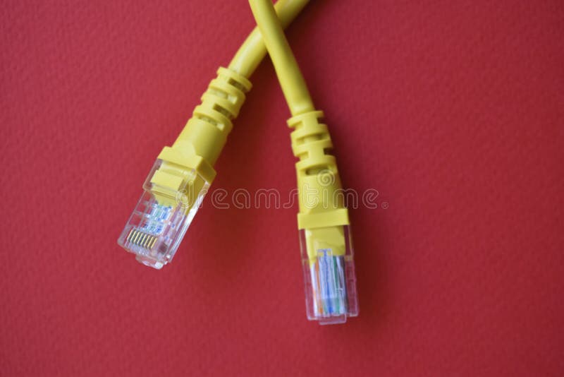 Cable De Paira Retorcido Que Se Utiliza Para Montar Redes Rj45 Foto de ...