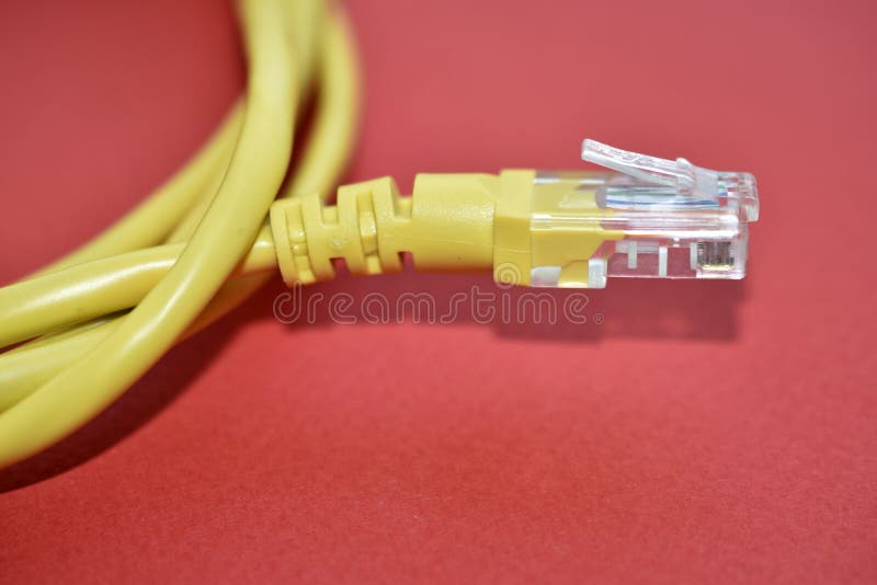 Cable De Paira Retorcido Que Se Utiliza Para Montar Redes Rj45 Foto de ...