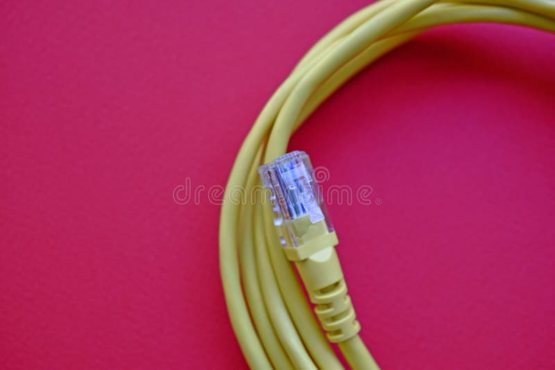Cable De Paira Retorcido Que Se Utiliza Para Montar Redes Rj45 Foto de ...