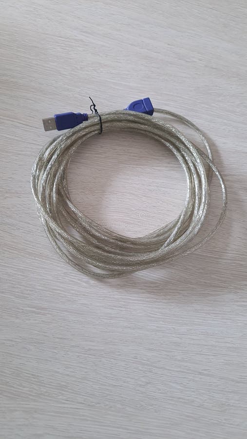 Cable Usb Largo Que Se Utiliza Normalmente Para Conectar El Dispositivo ...