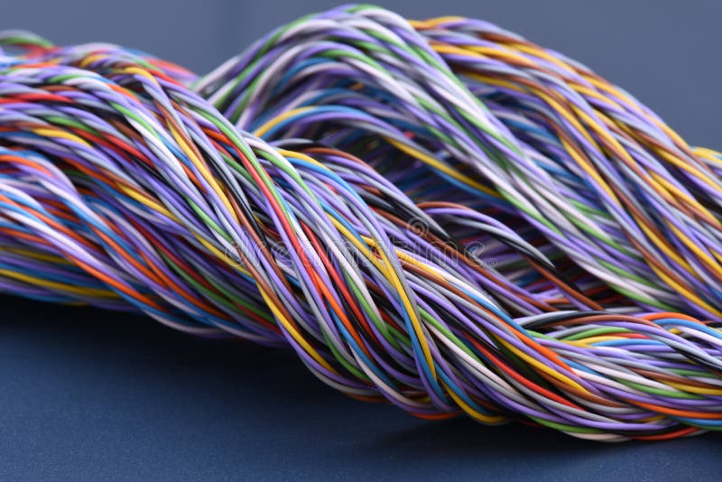 Cables Coloreados De Las Telecomunicaciones Imagen de archivo - Imagen ...