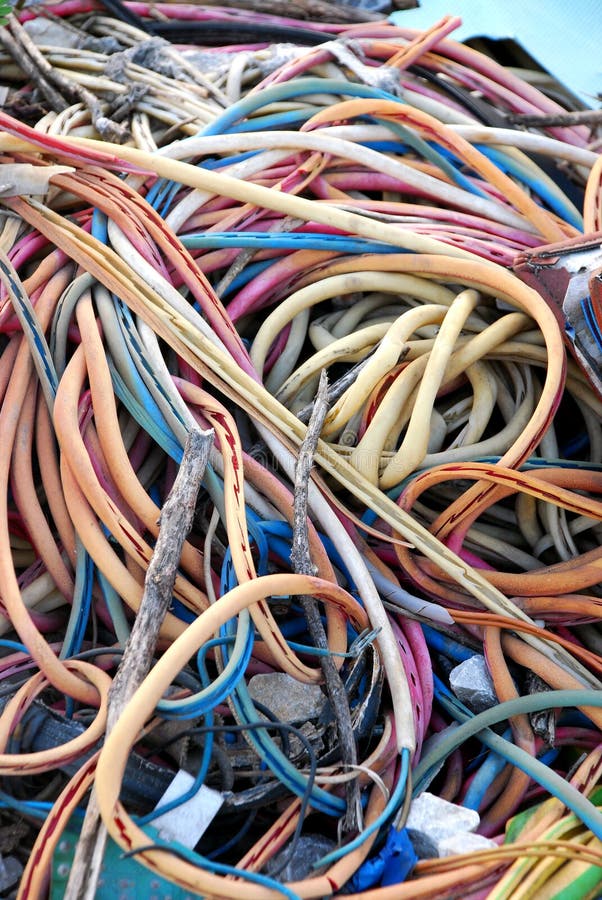 Cables viejos foto de archivo. Imagen de disponga, extracto - 15627360