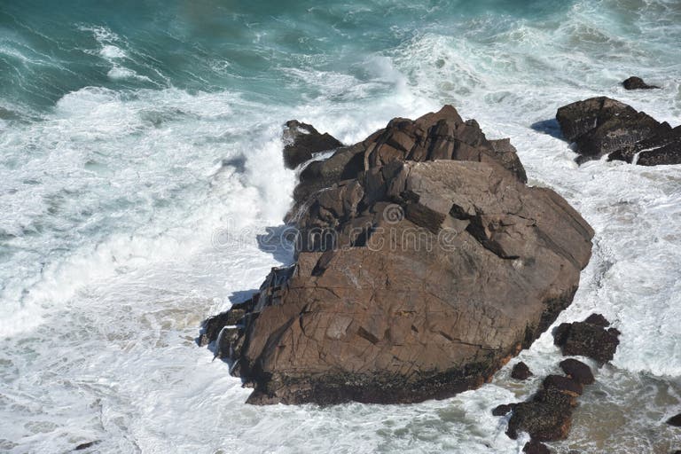 Cabo de Roca在葡萄牙 库存图片. 图片 包括有 横向, 海岸, 峭壁, 葡萄牙, 岩石, 海浪 - 76593563