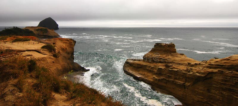 Cabo Kiwanda - El Pacífico, Ciudad Oregon Foto de archivo - Imagen de ...