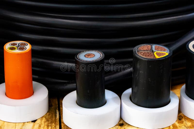 Cabo Multicore Grosso Com Isolamento De Cores Diferentes Imagem de ...