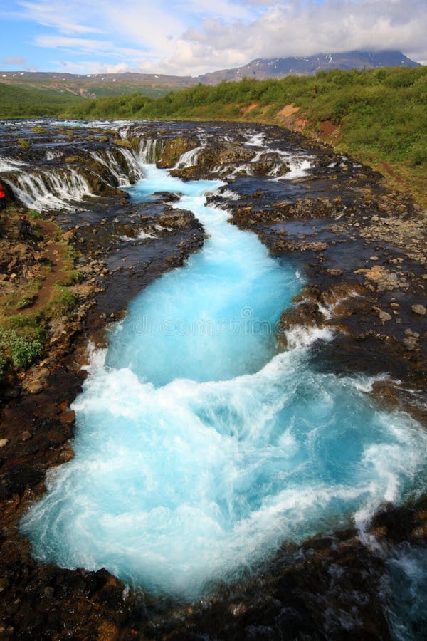 Uma Cascata Azul No Parque Nacional Torres Del Paine No Chile Patagonia ...