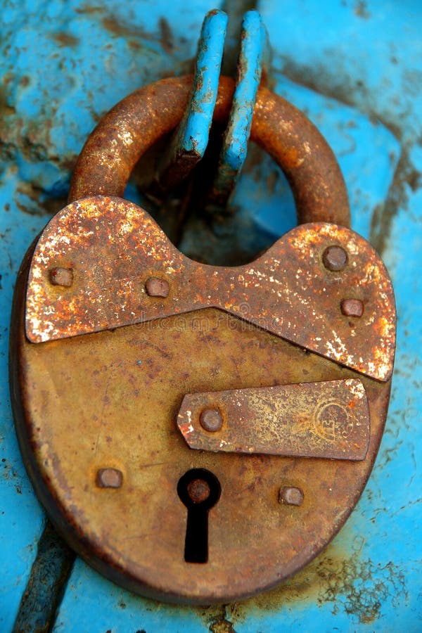 Cadeado aberto e fechado imagem de stock. Imagem de internet - 19110385