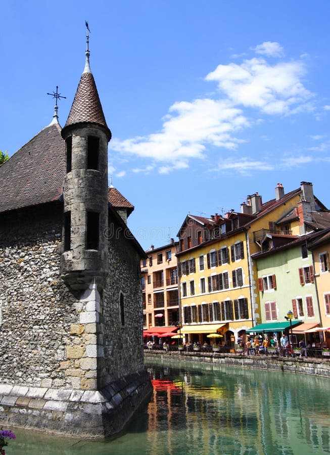 Cadeia Medieval De Annecy, France Foto Editorial - Imagem de azul ...