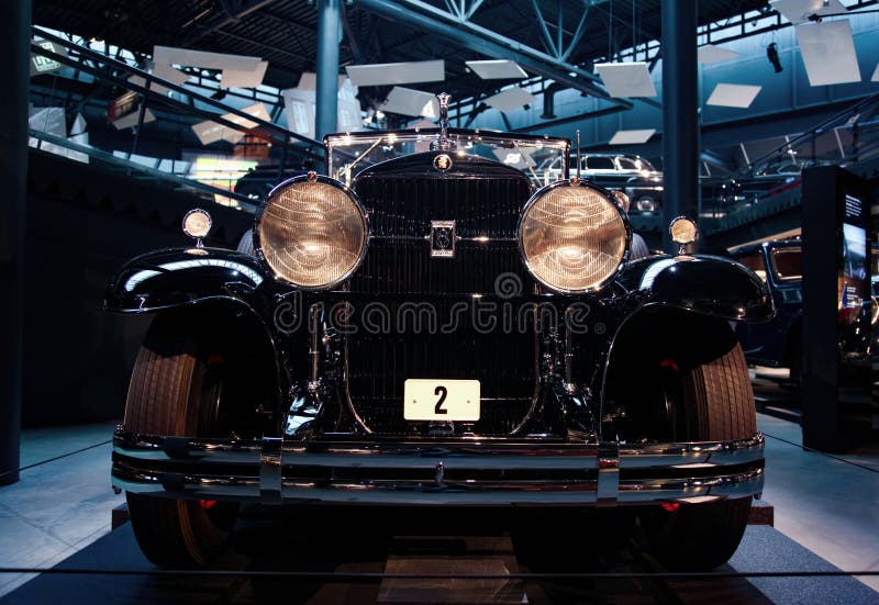 Cadillac 353 v8 1930s editorial photo. Image of ancient - 347364696