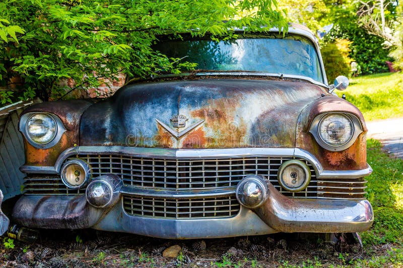 Cadillac Viejo, Rusty Vintage Car Imagen de archivo - Imagen de ...