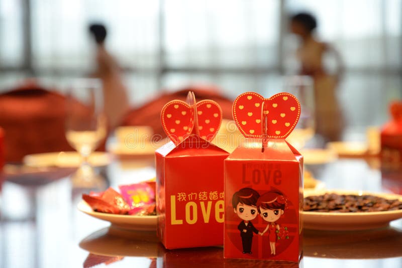 Cadre De Cadeau Chinois De Mariage Image stock éditorial - Image du ...