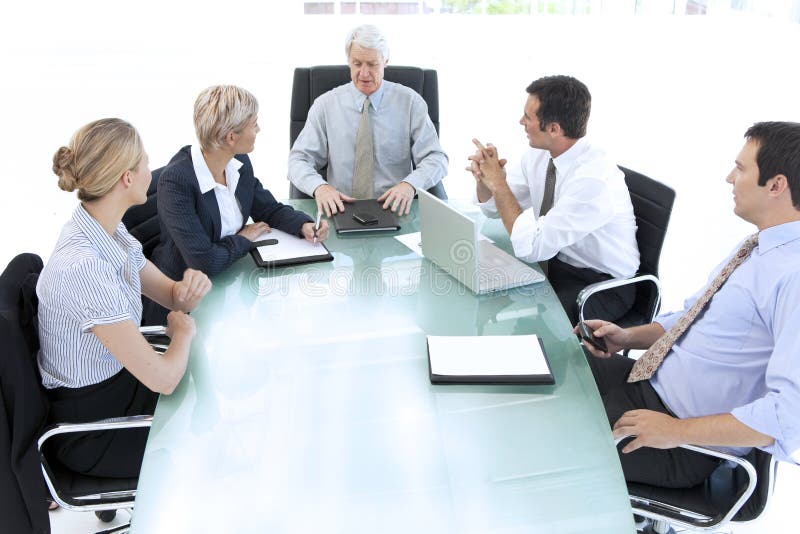 Cadres Dirigeants De Cadre Commercial Au Travail Photo stock - Image of ...