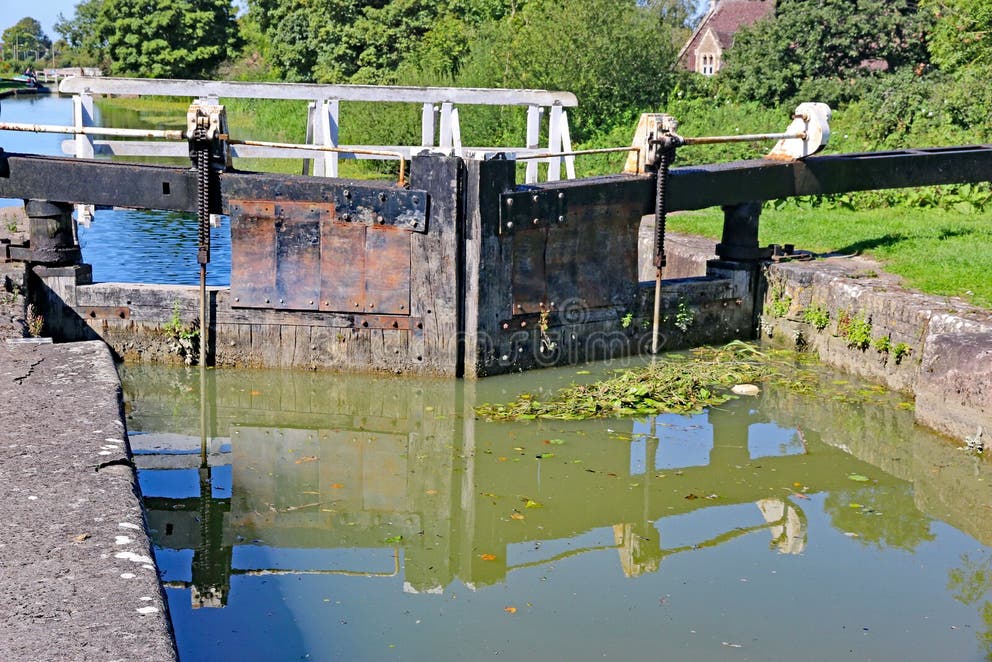 Caen Hill Canal Locks, Devizes, England Stock Photo - Image of caen ...