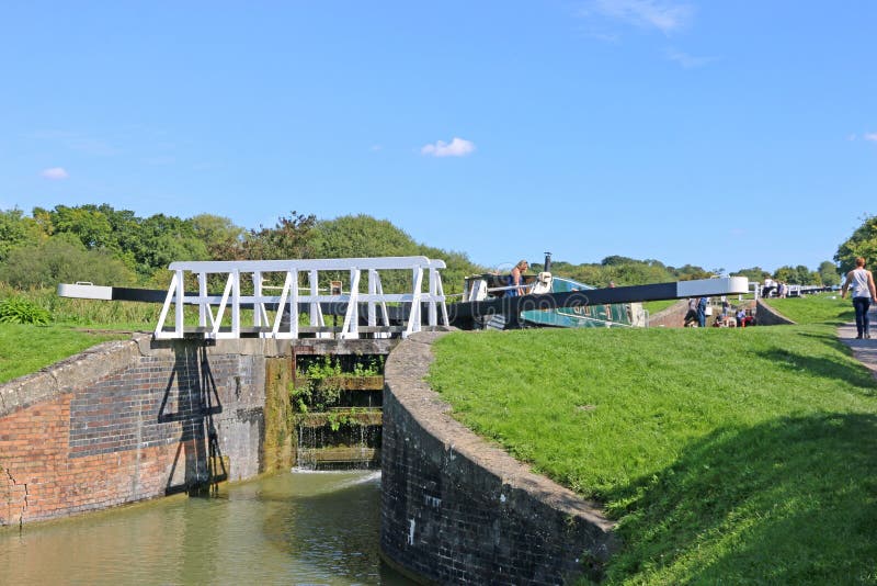 Caen Hill Canal Locks, Devizes, England Editorial Stock Image - Image ...