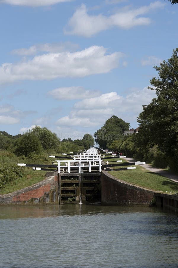 The Caen Hill Flight of Locks on the Kennet and Avon Canal at Devizes ...