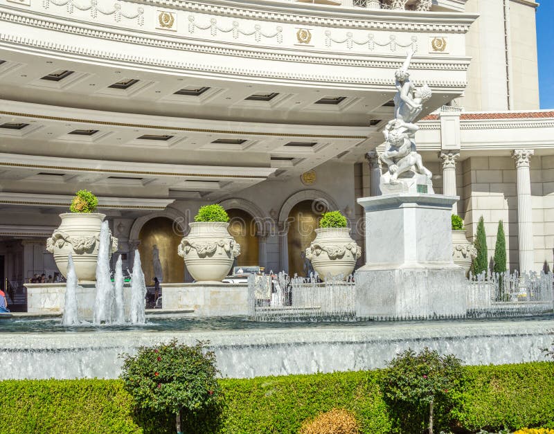 Caesars Palace fountain editorial image. Image of attractions - 61667755
