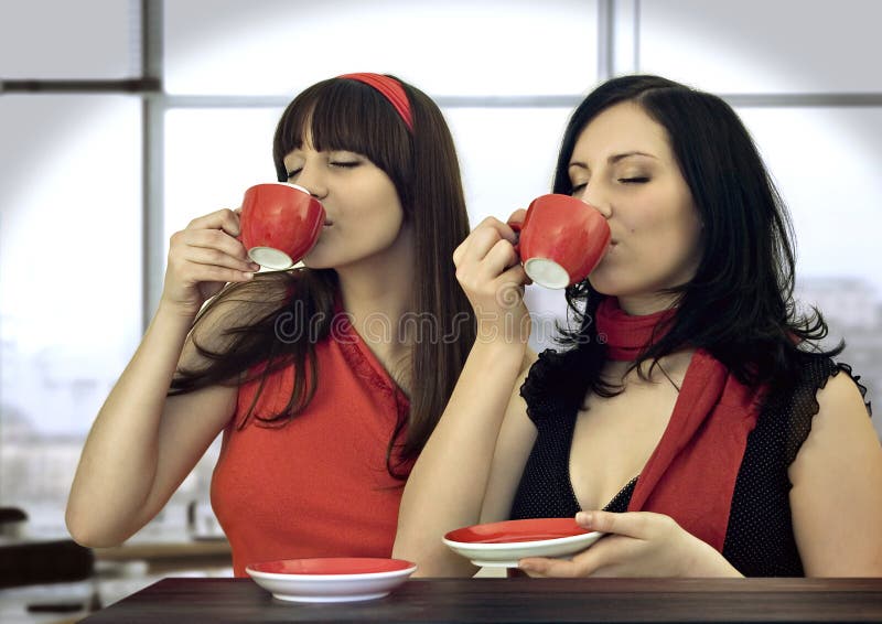 Café junto 5 imagen de archivo. Imagen de hablar, riéndose - 5049711