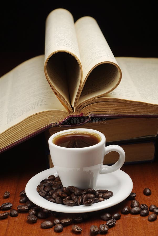 Taza De Café Y De Libro Abierto Imagen de archivo - Imagen de café ...