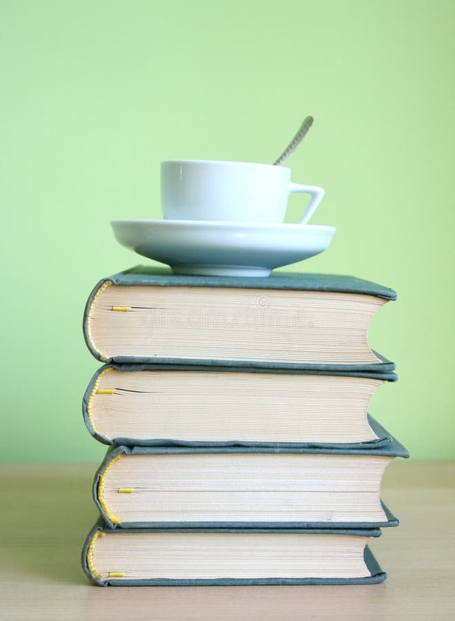 Café y libros foto de archivo. Imagen de café, libros - 15810298