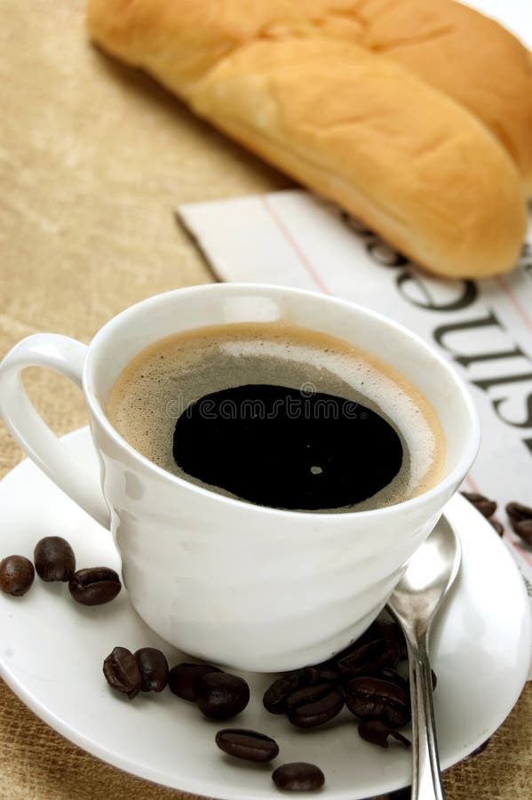 Café y pan calientes foto de archivo. Imagen de coma - 14963164