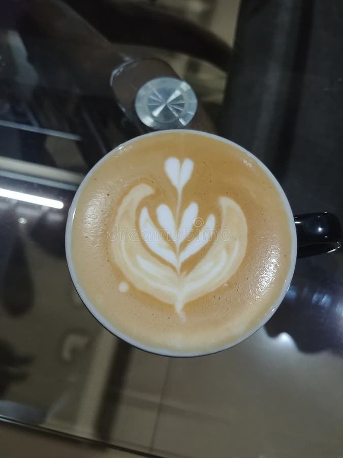 Cafe Late with Tulip Latte Art Stock Image - Image of coffee, tulip ...