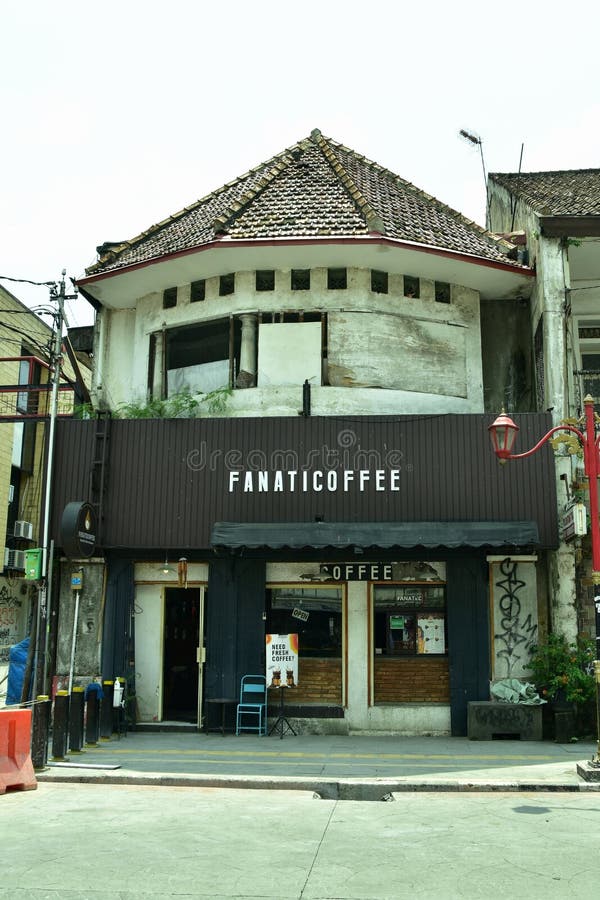 Cafe with an Old Building on Jalan Suryakencana Bogor, West Java ...