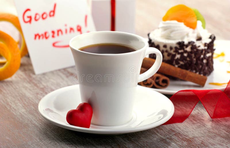 Caffè con cuore rosso immagine stock. Immagine di caffè - 45908267