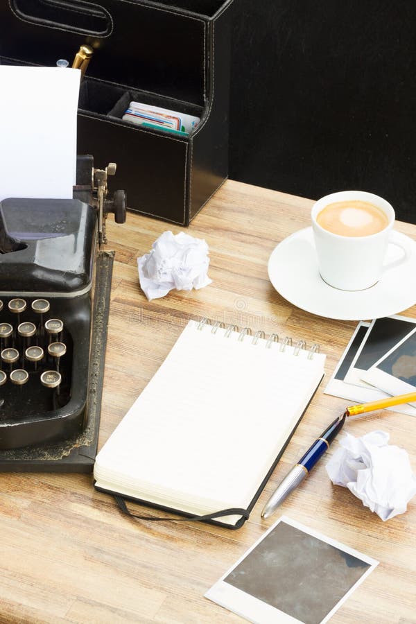 Cahier vide photo stock. Image du objet, trame, note - 48160852