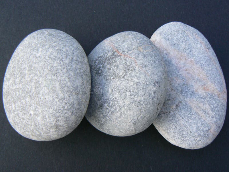 Pierre/caillou image stock. Image du granit, équilibre - 1807989