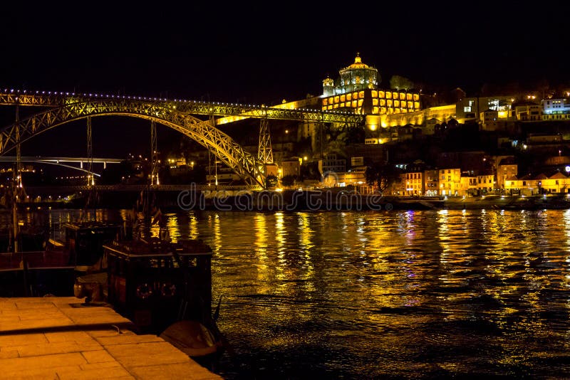 Cais DA Ribeira, Porto photo stock. Image du downtown - 109672008