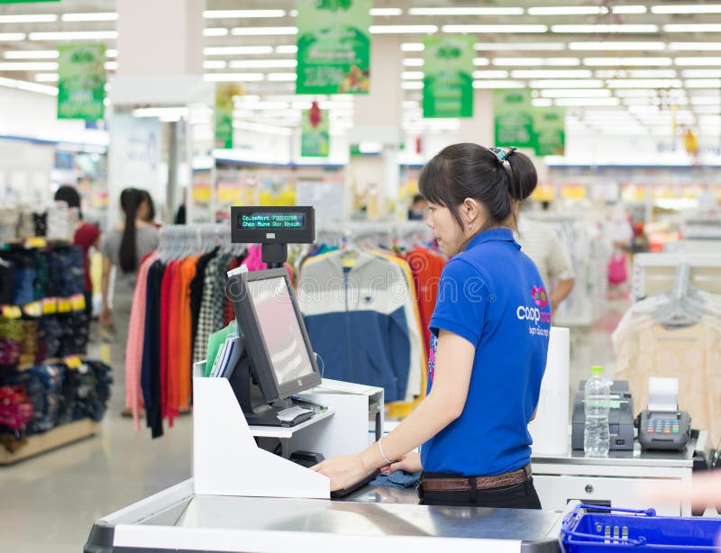 Caissier Au Supermarché De Coopmart Dans Saigon Image stock éditorial ...
