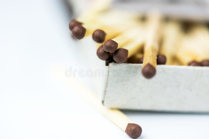 Caja De Cerillos, Aislada En El Fondo Blanco Foto de archivo - Imagen ...
