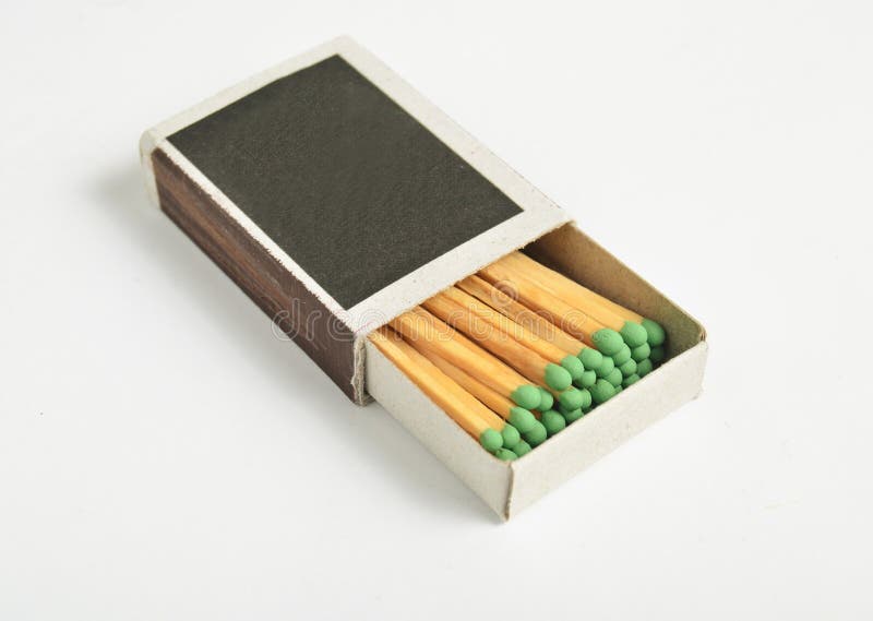 Caja De Cerillos En El Fondo Blanco Fotos De Stock - Descarga 148 Fotos ...