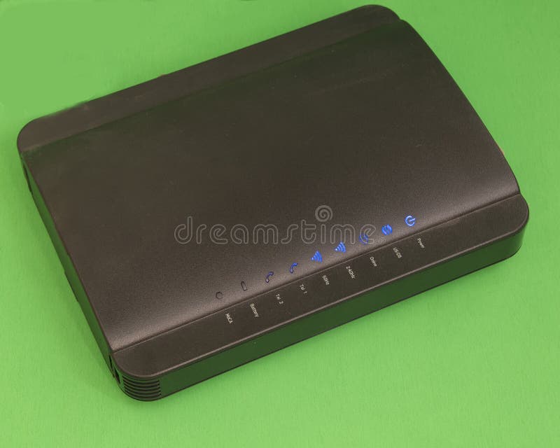 Caja negra de WIFI imagen de archivo. Imagen de internet - 84893915