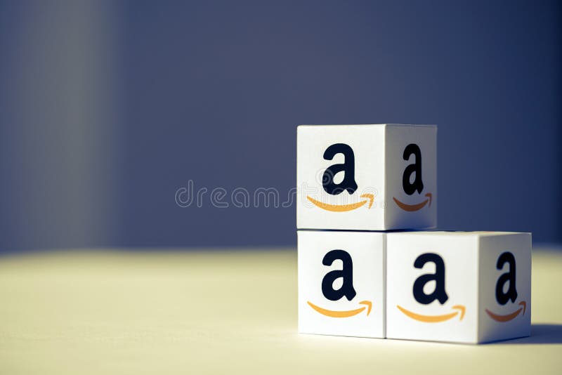Cajas De Papel Con Amazon. Logotipos De Com Foto editorial - Imagen de ...