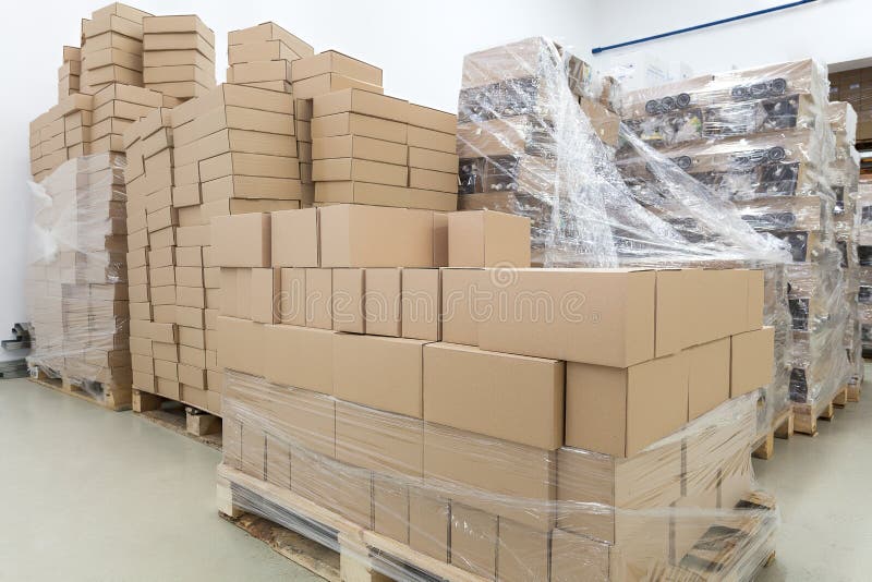 Cajas en almacén imagen de archivo. Imagen de empaquetado - 35105781