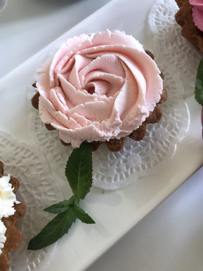 Cake Basket. Decorated with Cream Cheese Roses. Stock Image - Image of ...