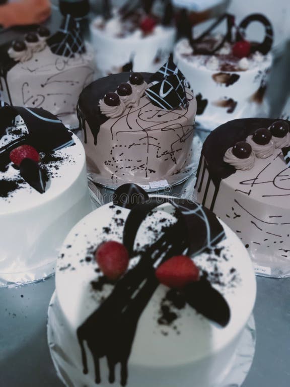 Cake birthday Oreo choco stock photo. Image of dessert - 335599770