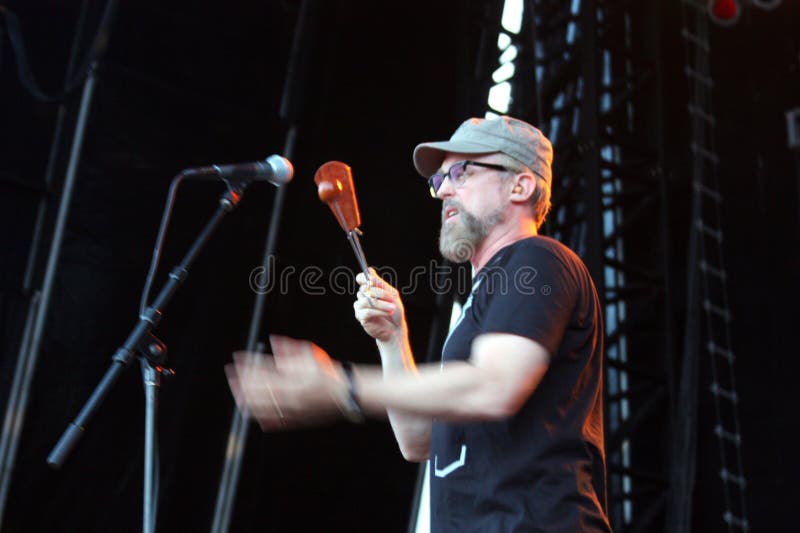 Cake in Concert in New York Editorial Photo - Image of difiore, mccurdy ...