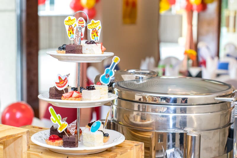 Cake in hotel stock foto. Image of restaurant, gastvrijheid - 126057190