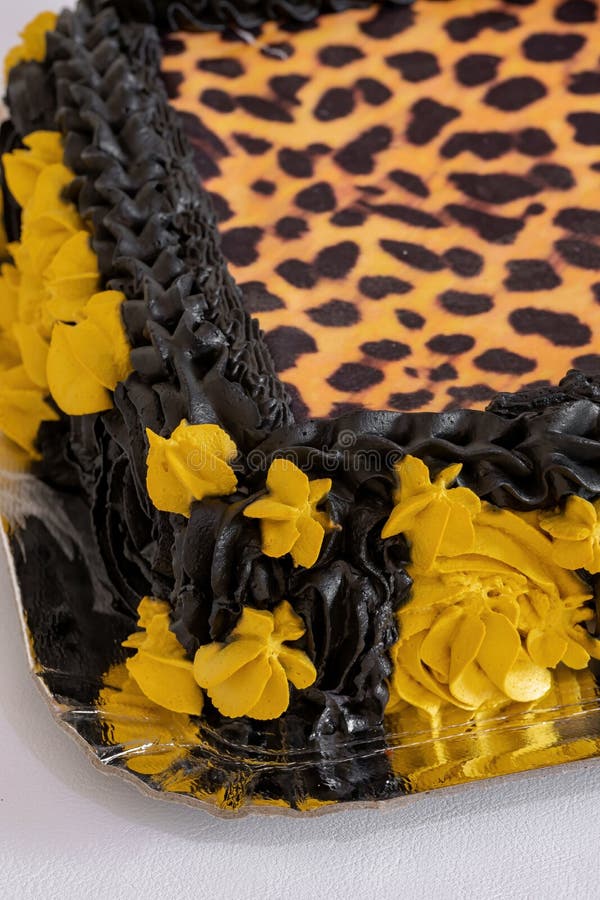 Cake with leopard print stock image. Image of panther - 203438717