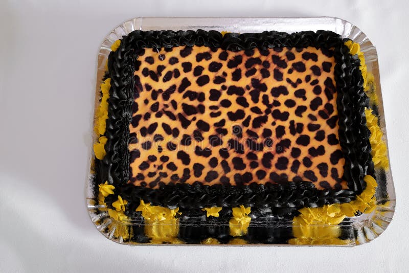 Cake with leopard print stock image. Image of breakfast - 203439097