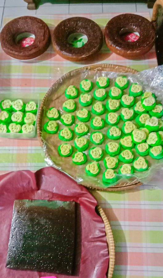 Cakes that are Provided To Entertain Guests while the Event is in ...