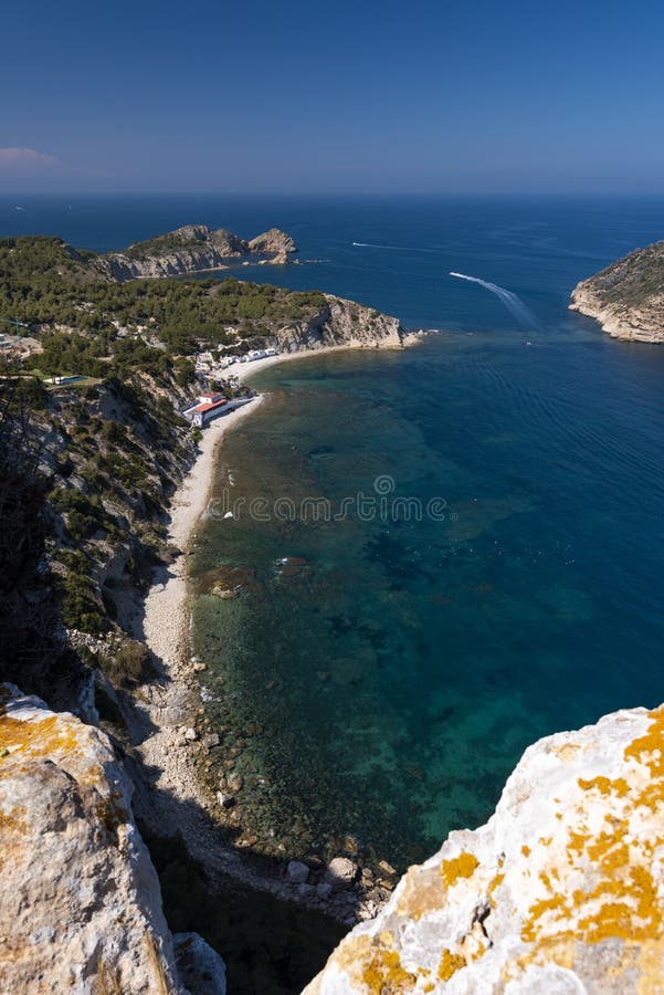 Cala Portixol, Javea foto de archivo. Imagen de guijarro - 116866924