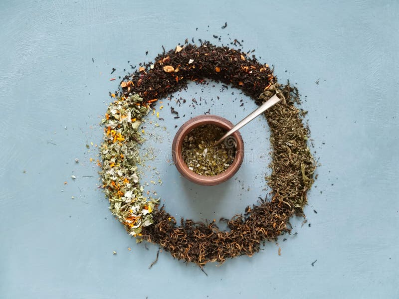 Calabas with Tea Mate and Bomb is in a Circle of Different Types of Tea ...